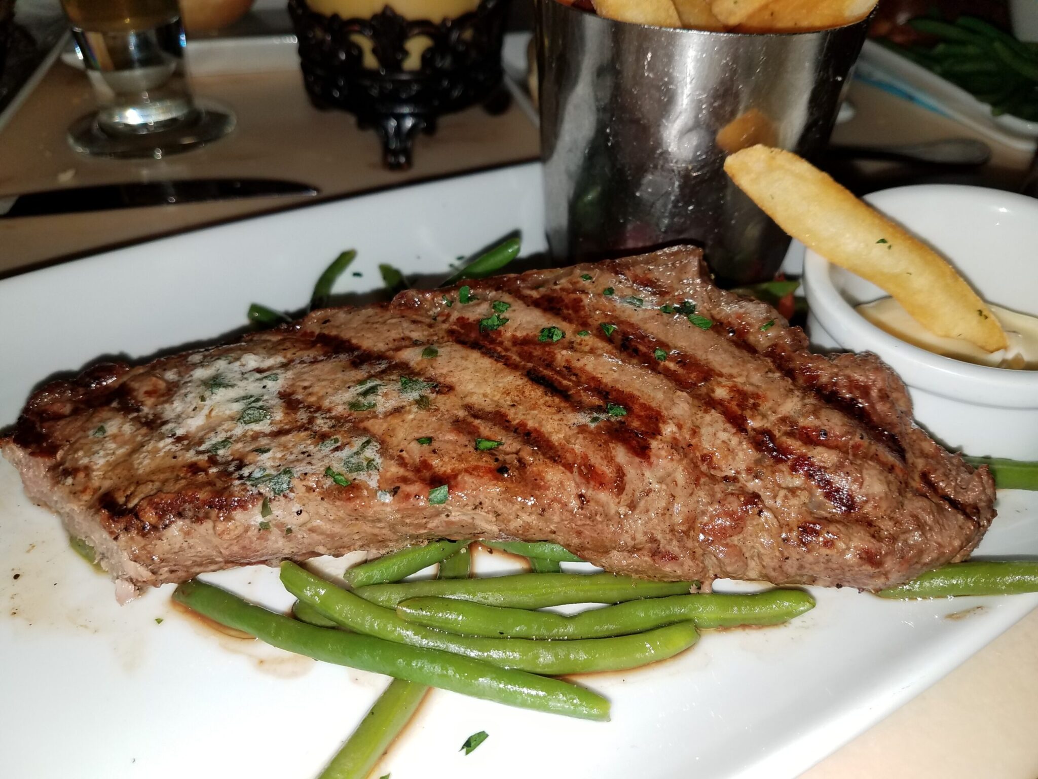 5 Best Quick Service & Sit Down Service Restaurants at Disney World