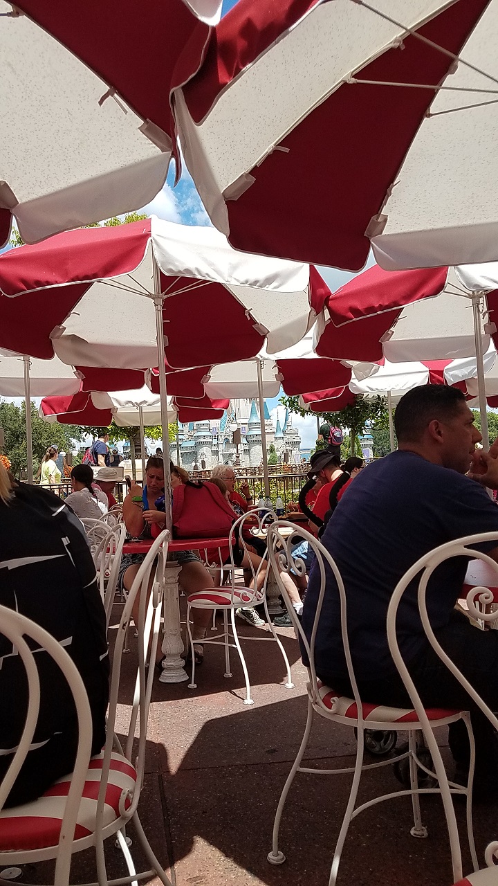 5 Best Quick Service & Sit Down Service Restaurants at Disney World