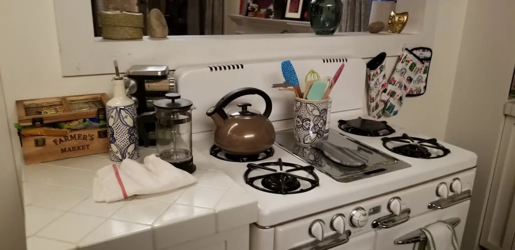 A Behind The Scenes Look At the Single Parents Set