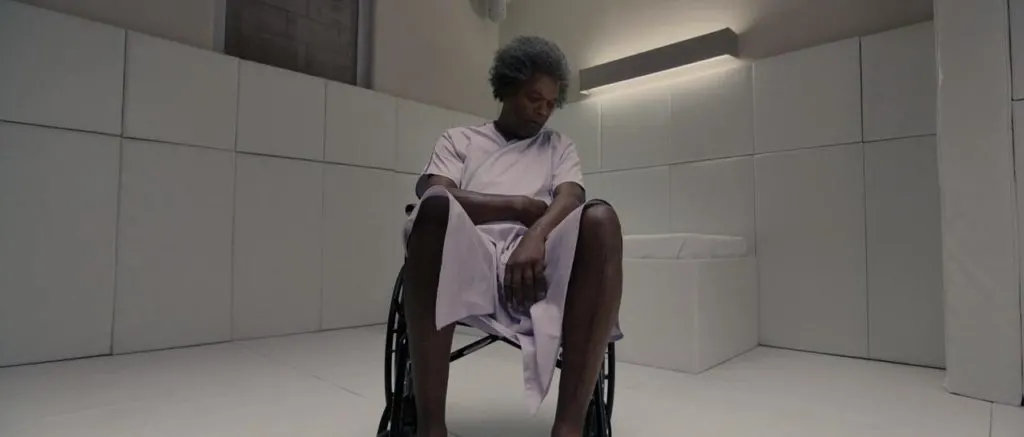 Glass Perfectly Combines the Worlds of Unbreakable & Split