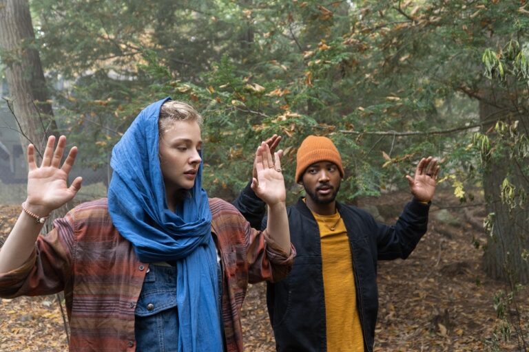 Mother/Android Review: One Big Glaring Issue Ruins The Whole Movie