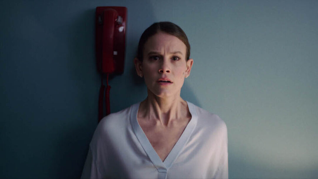 Smile Review (2022 Movie) - Mama's Geeky