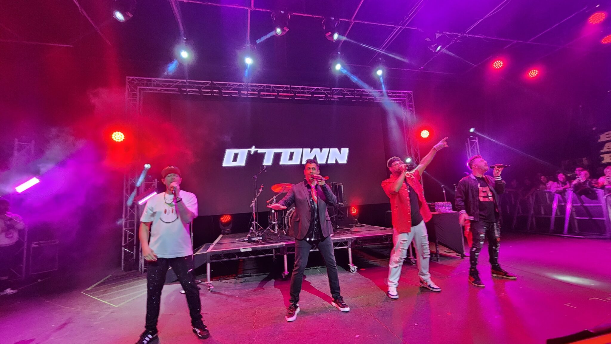 Pop 2000 Tour Review: A Must Attend For Boy Band Fans