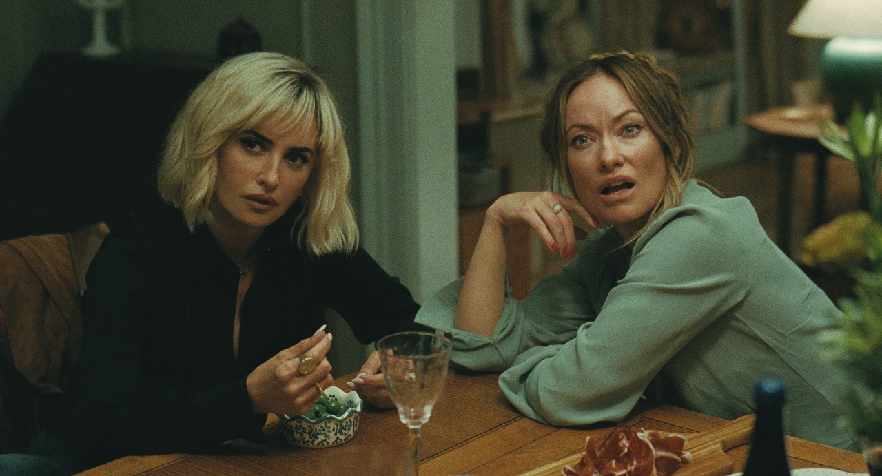The Invite Review: A Hilarious, Claustrophobic Disaster Zone